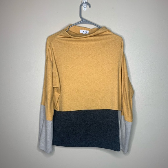 THML | Tops | Anthropologie Thml Color Block Top | Poshmark